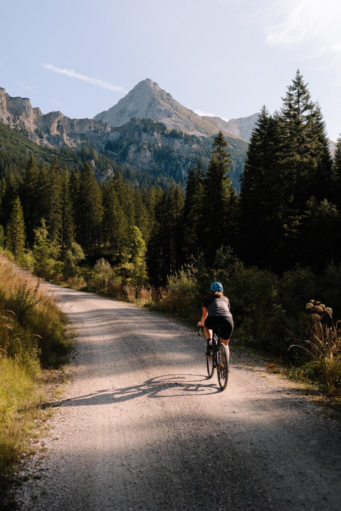 Why we should ride our bicycles on gravel roads - Cycling Unbound
